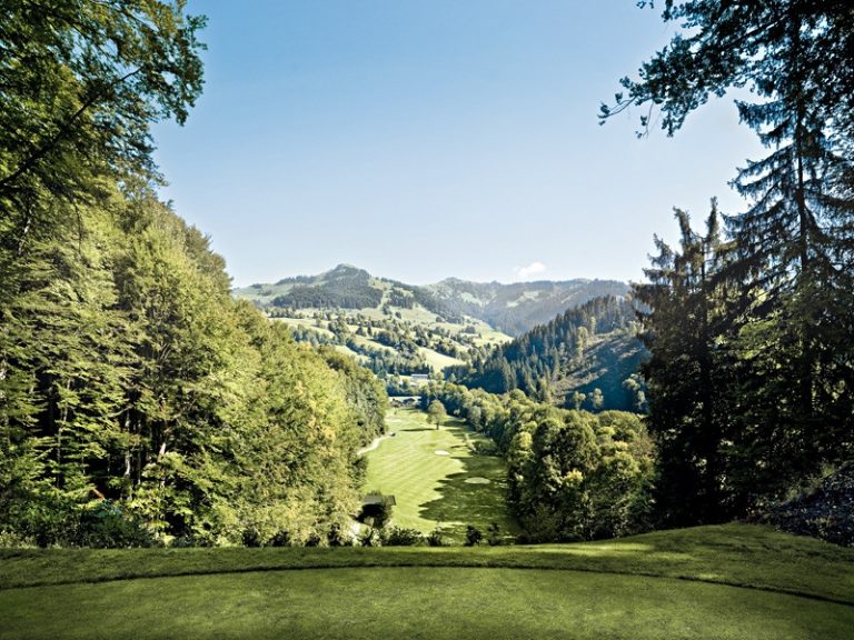 Top 5 Golf Courses in the Alps - Summer Alps Golf Holidays and Chalets