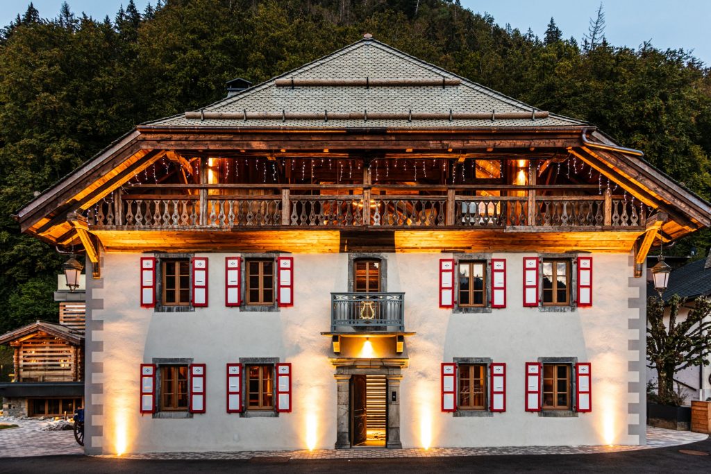 The Best Summer Chalets for your Luxury Holiday to the Alps